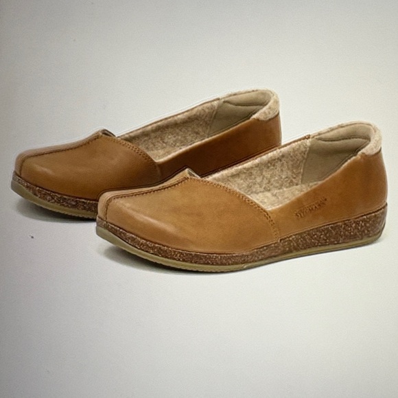 Stegmann | Shoes | Stegmann Liesl Tan Leather Skimmer 9 | Poshmark